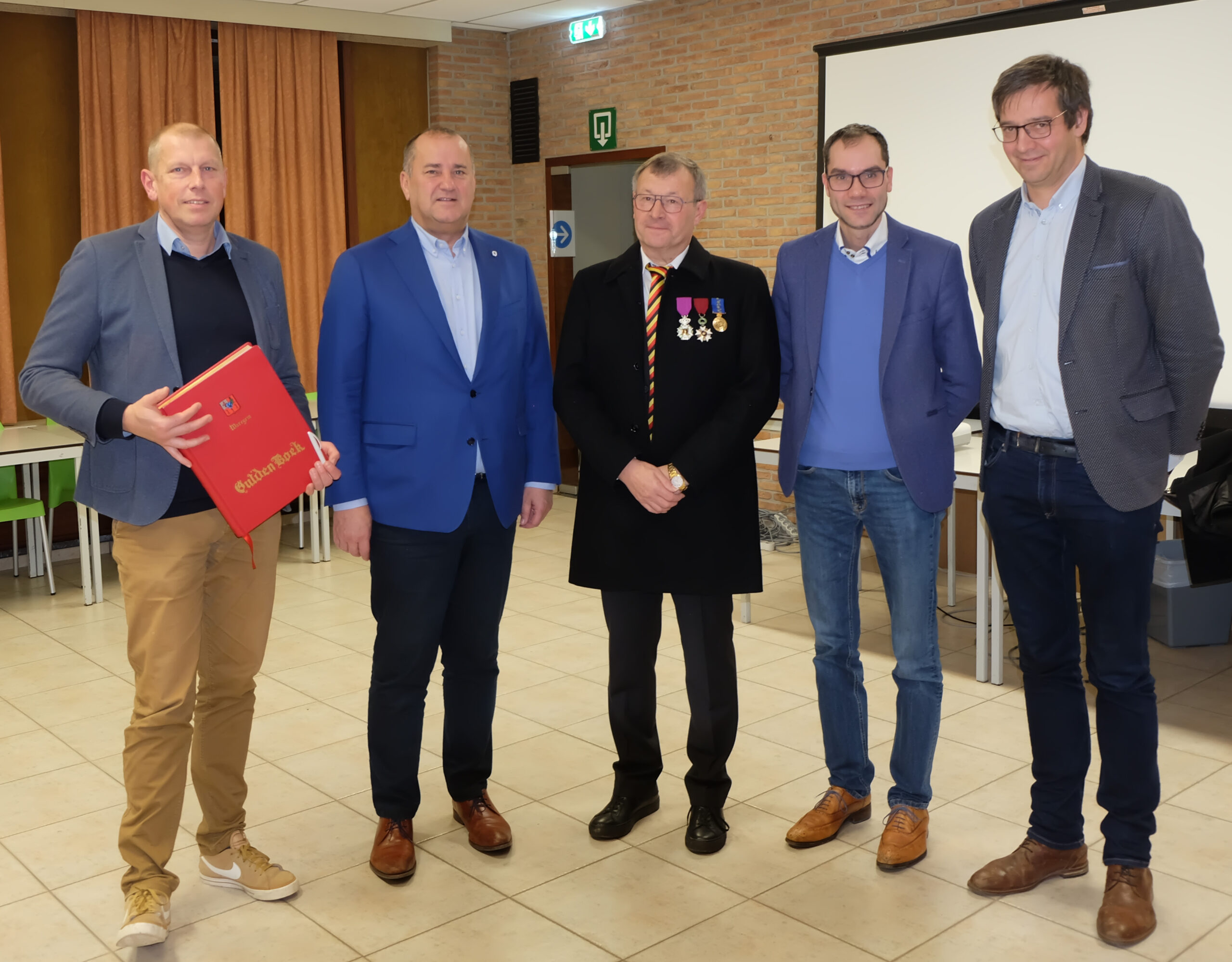 Johan Durnez uit Waregem ontving ereteken van Ridder in de Leopoldsorde ...